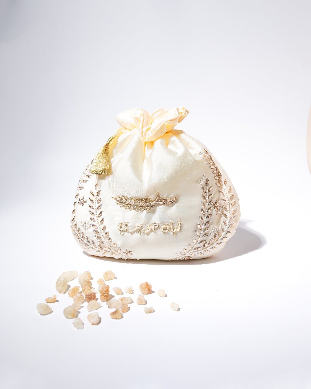 SMALL HOJARI LUBAN HANDCRAFTED POUCH – SAAF OMAN - Official website